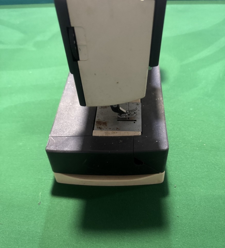 Husqvarna Viking 150 Sewing Machine. Tested | eBay