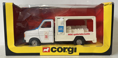 VINTAGE CORGI 405 FORD TRANSIT MILK FLOAT WHITE / BLUE VAN DIECAST ...