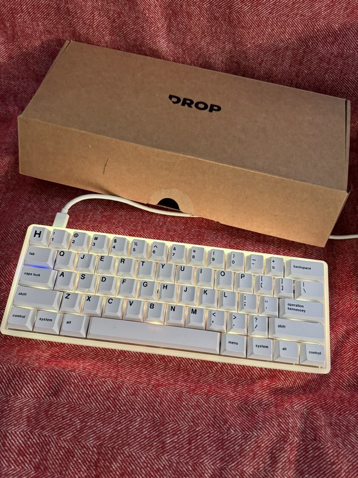 DROP CARINA Mechanical Keyboard | HENNESSEY KEYCAPS | HOLY PANDA SWITCHES