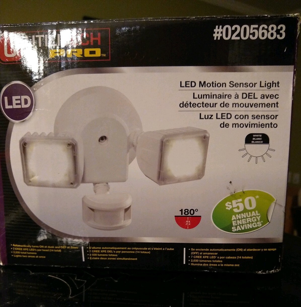 UTILITECH PRO WHITE SECURITY LED LIGHT MOTION-ACTIVATED 180° dusk/dawn ...