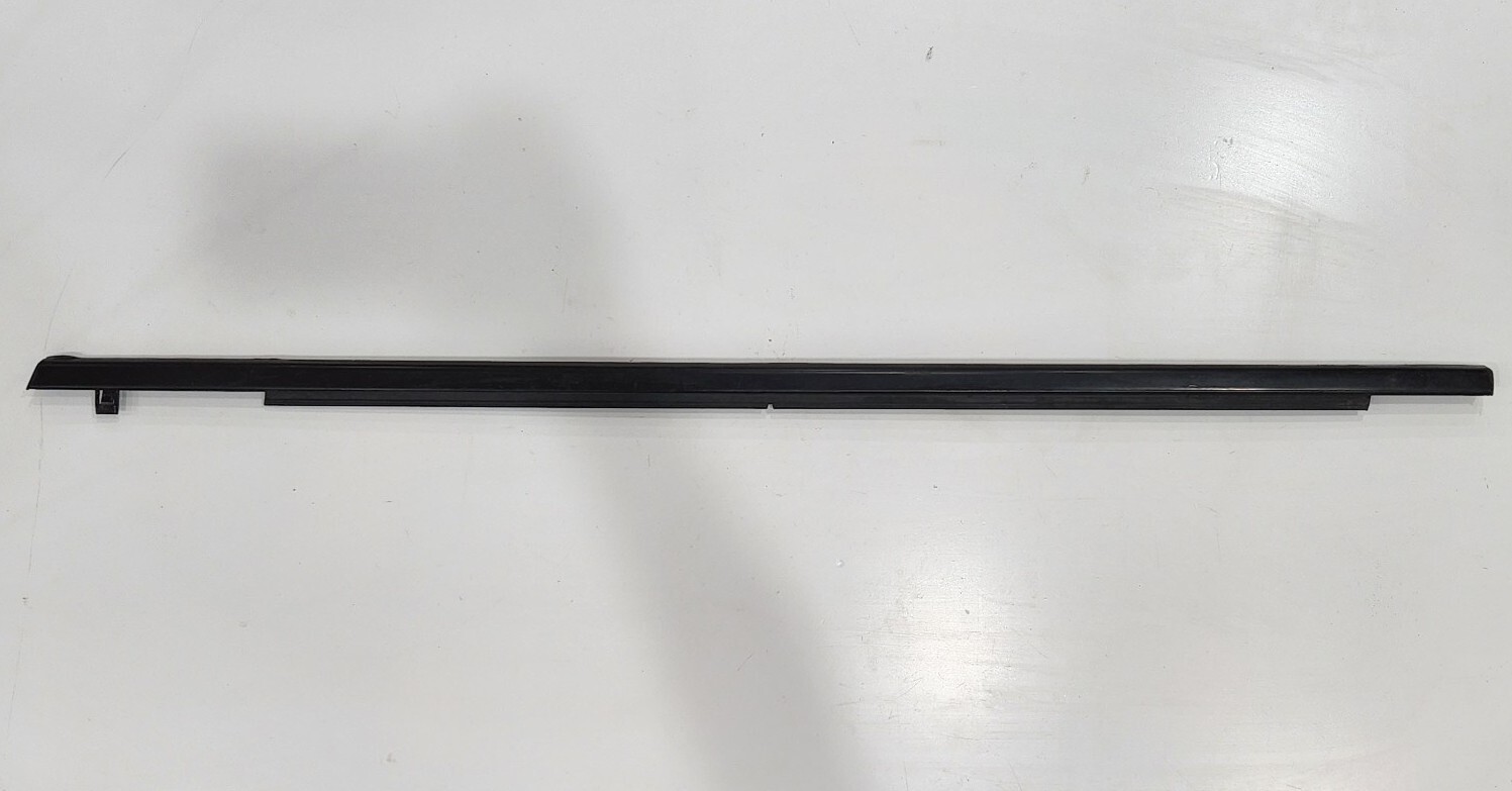 2013-2016 GMC Acadia SLT OEM Front Left Driver Door Window Belt Molding ...