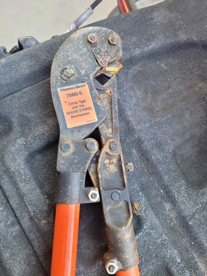 Thomas & Betts Manual Ratcheting Compression Crimper with Dies TBM5-S ...