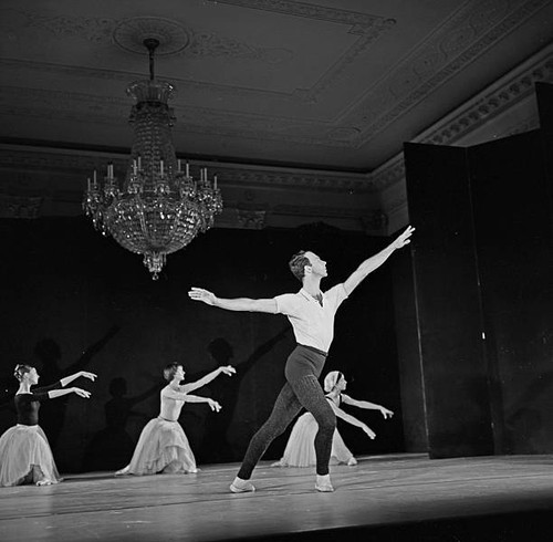 Joffrey Ballet Performs At The Lbj White House Festival 1965 OLD BALLET ...
