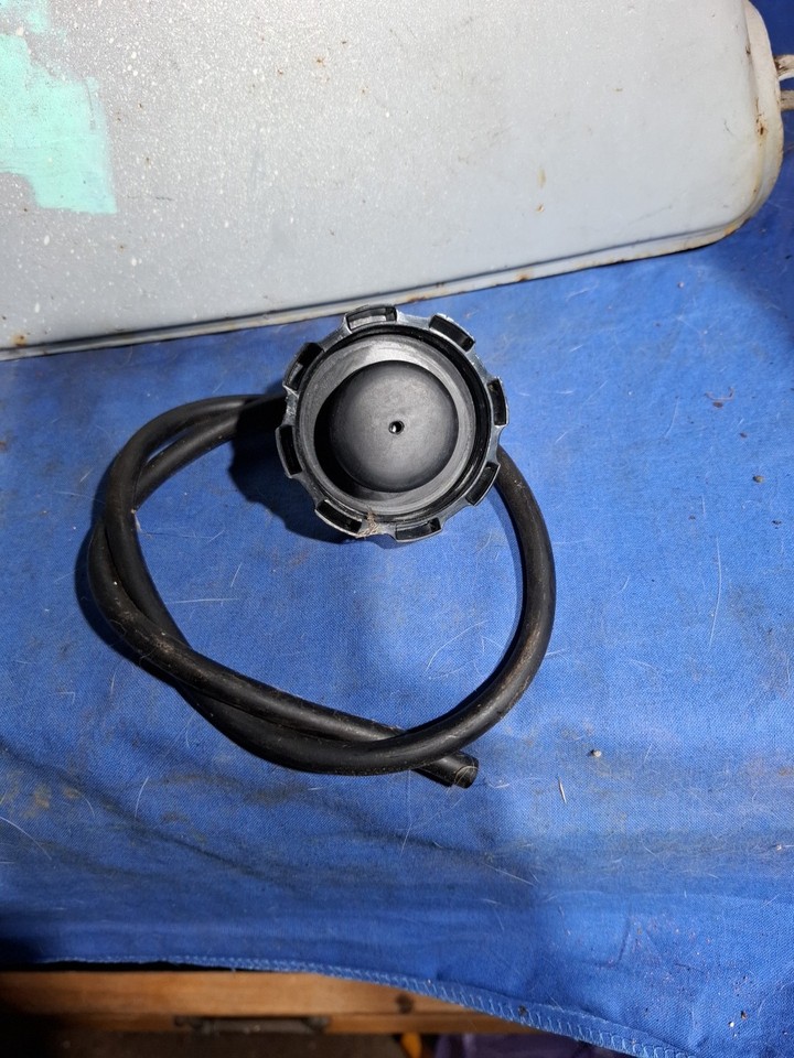1979-1981 Yamaha DT175 Fuel Tank And Cap. Good Solid Tank. See Pic And ...