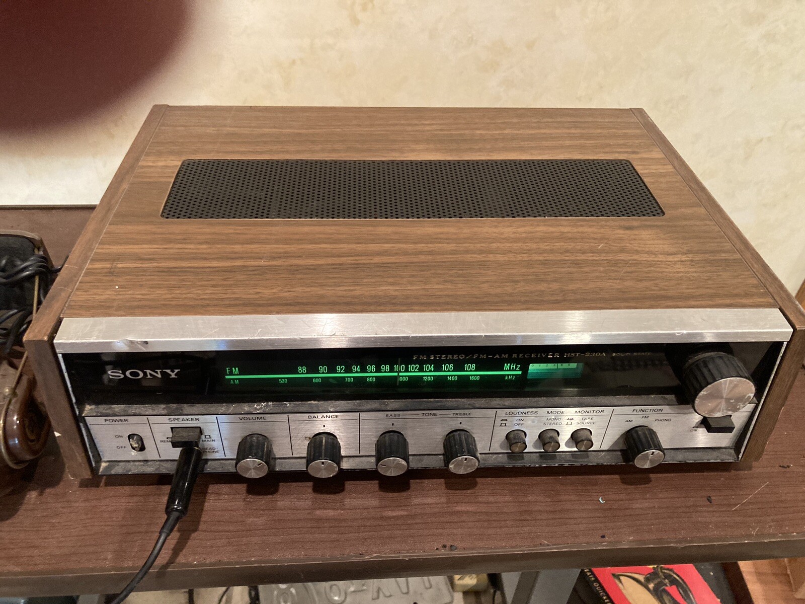 Vintage HST-230A Sony FM AM Stereo Receiver - Powers Up Read ...