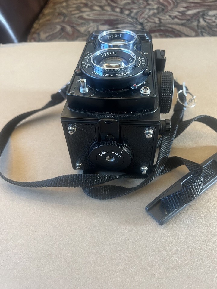 Seagull 4B-1 6X6 TLR Camera with 75mm F3.5 lens + cap + strap | eBay