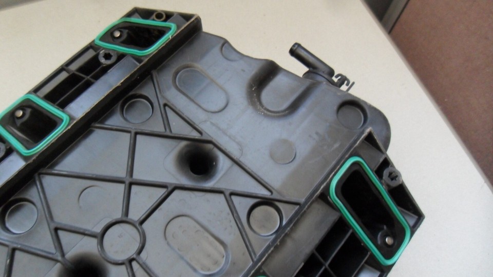 Chevy LS2 Intake Manifold Fuel Rail Bent Inlet Injector Damaged ...