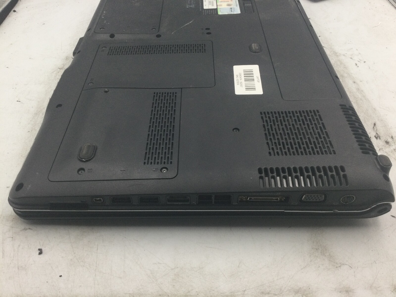 HP PAVILION DV9700 - FOR PARTS - INTEL CENTRINO - 2GB RAM - 17" - READ ...