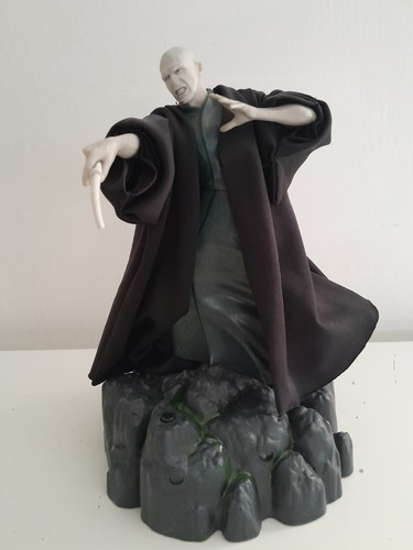 VOLDEMORT Figure Interactive Door Guard Harry Potter Collector Light Up ...