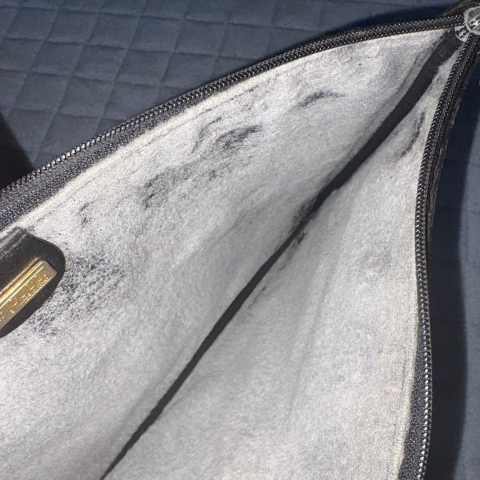 Pochette Gucci nera a scacchi usata con logo placca oro dal Giappone | eBay