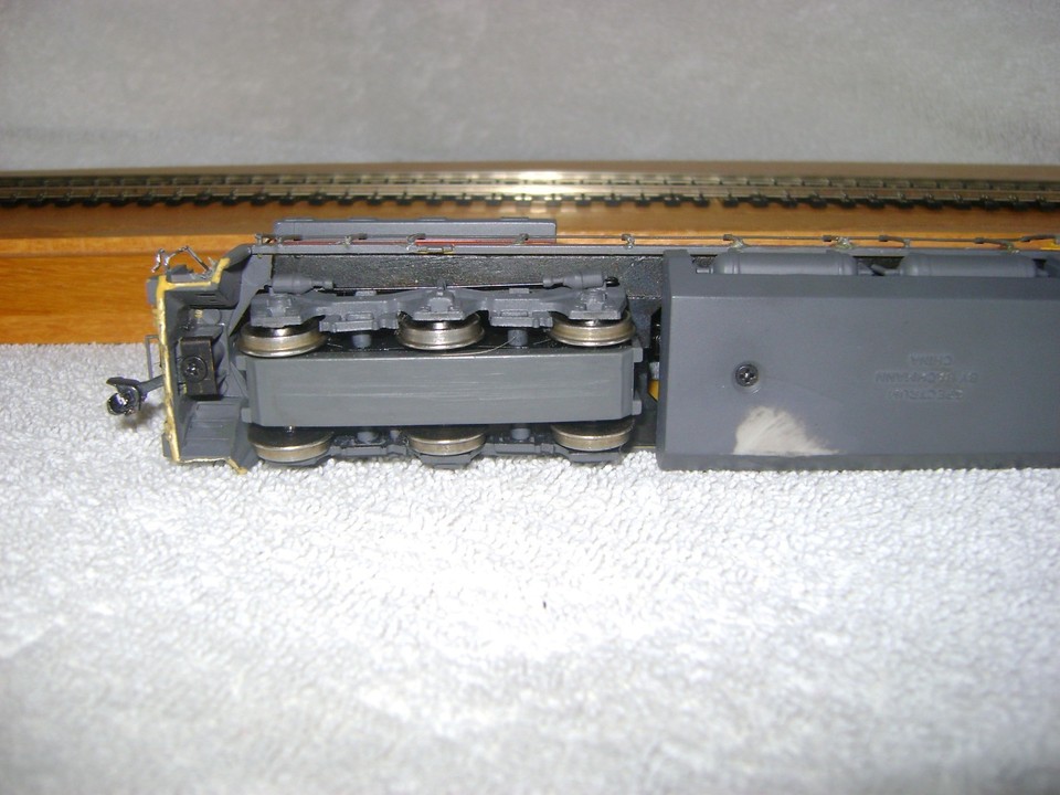 Bachmann HO 86002, Dash 8-40CW Wide Cab Diesel. Union Pacific 9372 ...