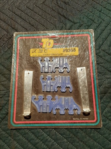 Trans-Dapt TRA9368 spark plug wire loom with blue separators - 7-9mm ...