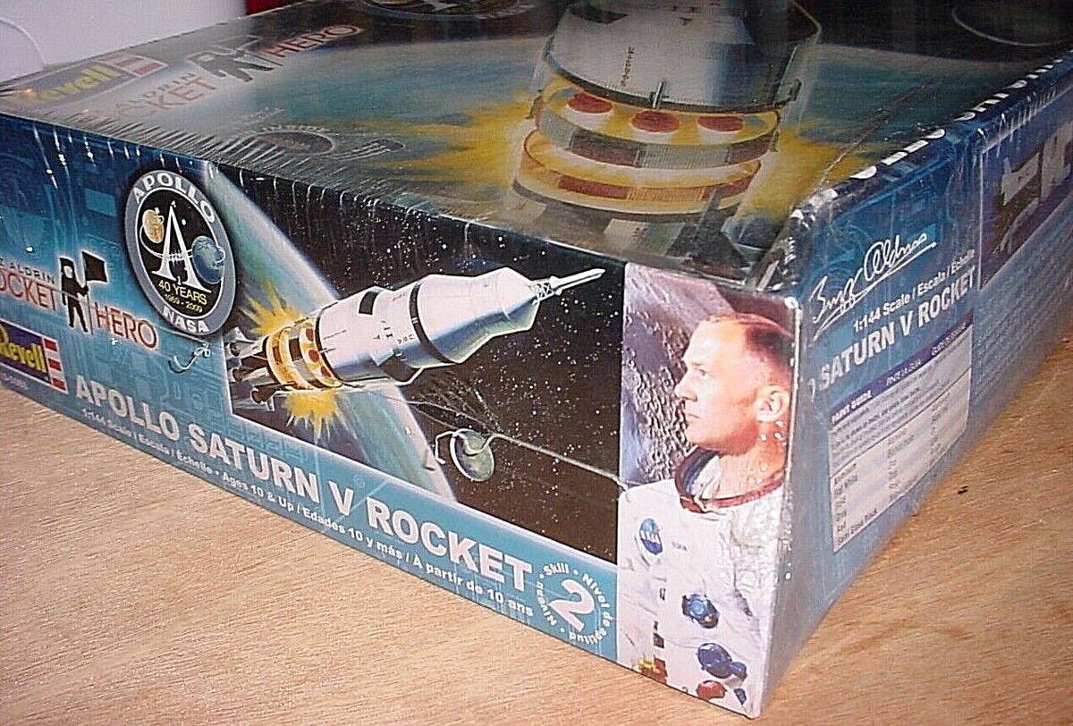 Revell Apollo Saturn V Rocket