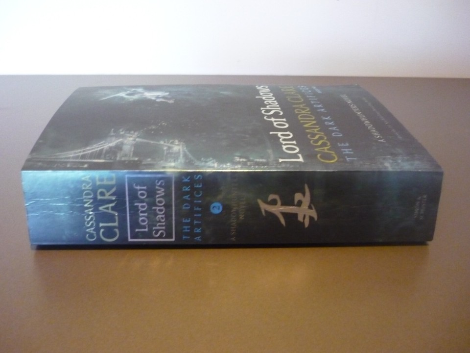 CASSANDRA CLARE FANTASY - LORD OF SHADOWS - BK2 THE DARK ARTIFICES ...