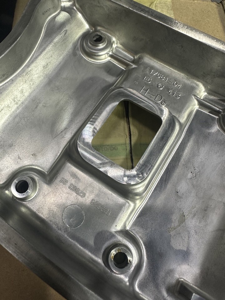 Harley Davidson 17581 - 04 Sportster / XL 1200 C set Valve Cover ...