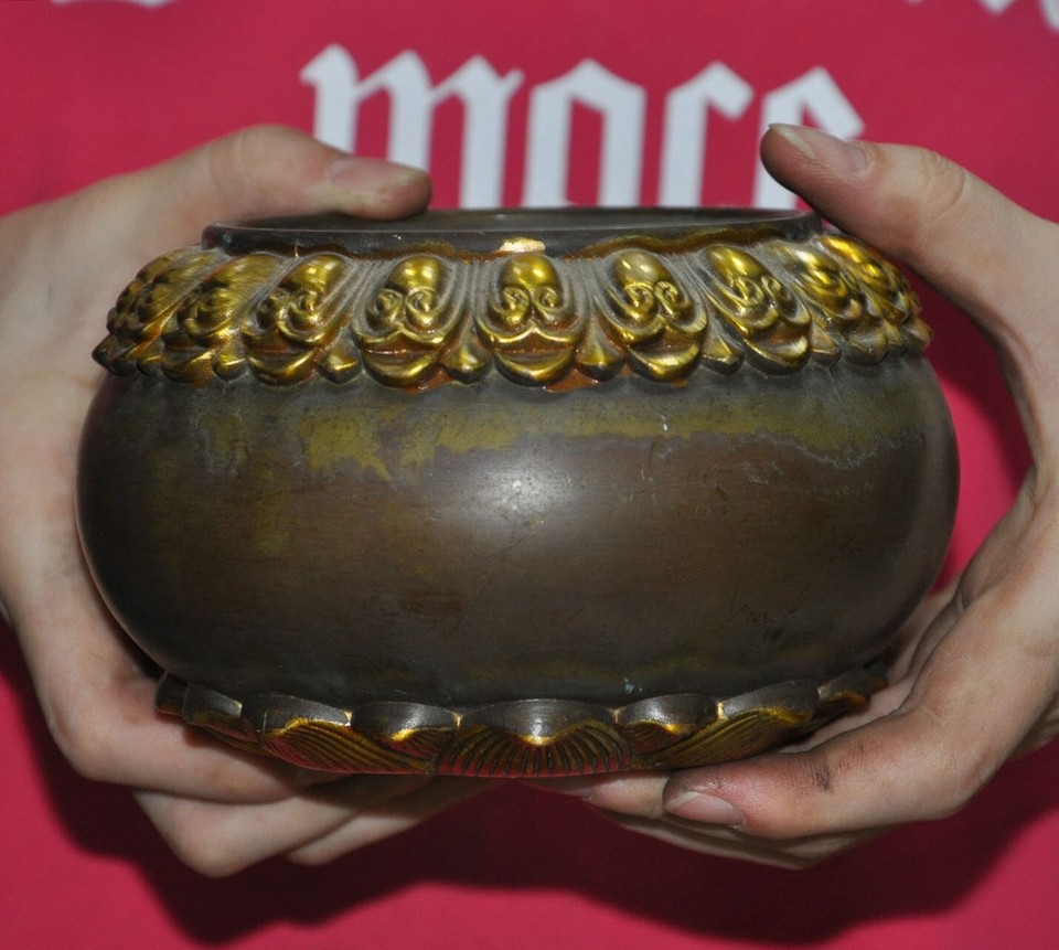 4.4" “宣德年制” Chinese Buddhism temple bronze gilt Pray Incense burner ...