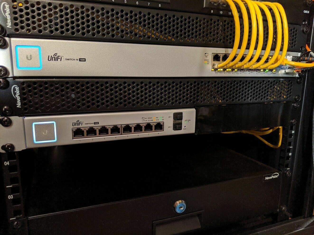 Ubiquiti UniFi Switch 8 (150W) rack mount spacer 1U 19" Ubiquiti UniFi ...