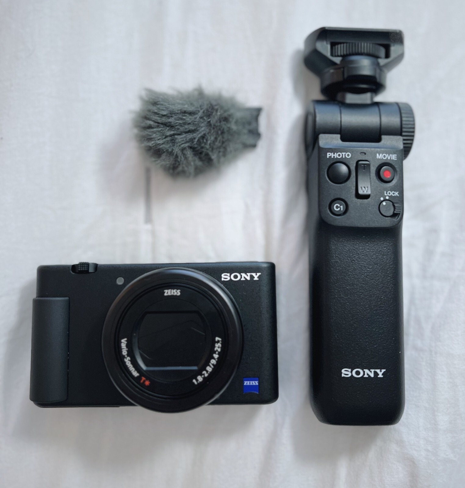 Sony ZV-1 20.1-Megapixel Digital Camera for Content Creators and ...