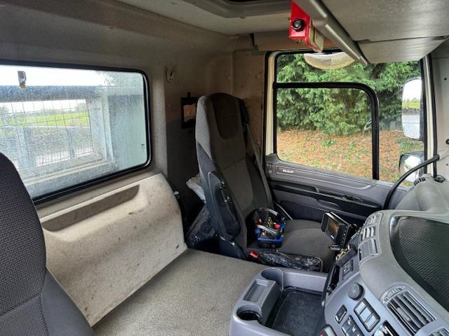 2017 DAF CF 400 E6 8x2 21ft3 caged drop side remote Fassi F175 4 ext ...