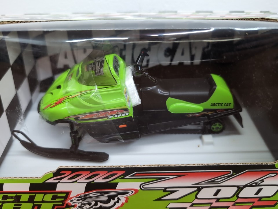 2000 Arctic Cat ZR 700 Snowmobile 1:18 Scale Diecast Model | eBay