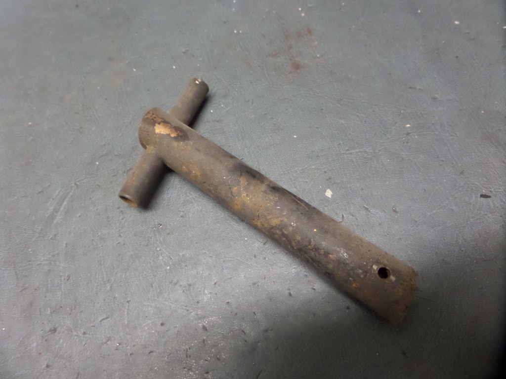 CESSNA AIRCRAFT 150 152 172 RUDDER PEDAL BAR TORQUE TUBE MOUNT POST ARM ...