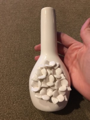 Tozai Home White Porcelain Bud Vase with Flower Decoration 6.75” (SC ...