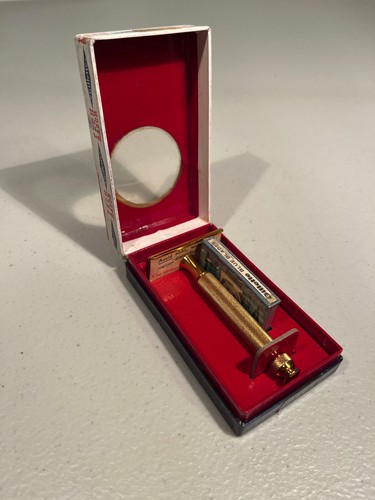 Vintage 1940s Gillette Gold-Plated Tech Razor in "Window" Box | eBay