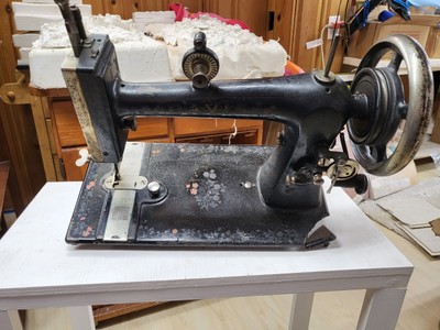 Sewing (Pre-1930) - Davis Sewing Machine