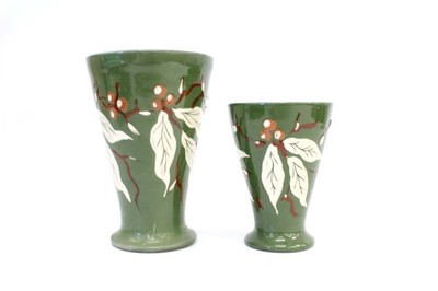 2x Vtg ROYAL BARUM WARE Branham WINTER BERRIES Green Ceramic VASES 14 ...