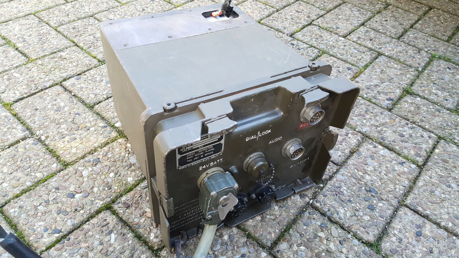 AM-598/U mobile Stromversorgung Funkgerät PRC-8 PRC-9 PRC-10 24V US ...