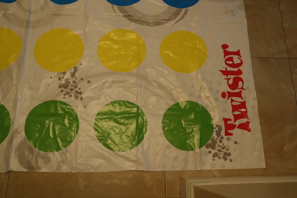 Genuine Hasbro 2012 Twister Board Game Complete In Box | eBay