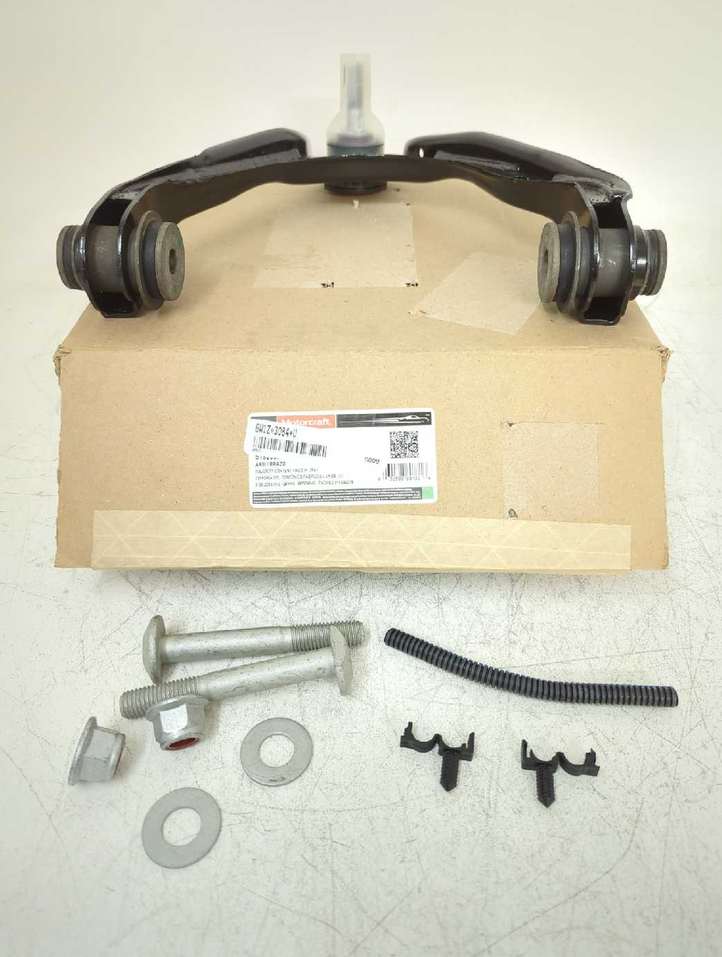 New OEM Ford Front Upper Control Arm 2003-2006 Crown Town Marques RH ...
