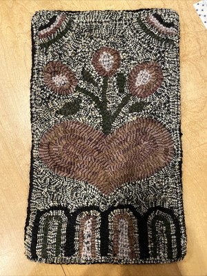 Primitives - Folk Art Hook Rug