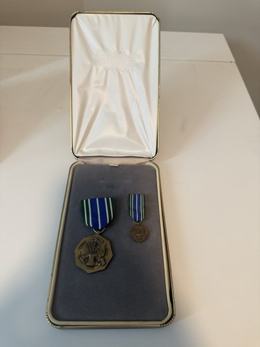 U.S. Army Military Achievement Medal Ribbon & Pin in Original Case ...