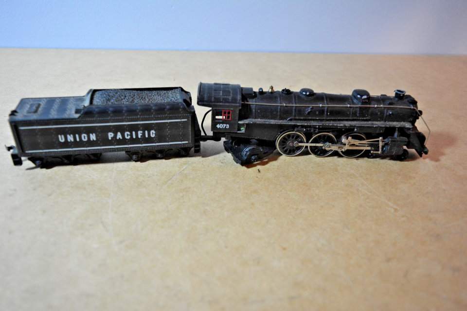 Mantua HO Gauge Union Pacific 4-6-2 Steam Locomotive #4073 w/Tender ...