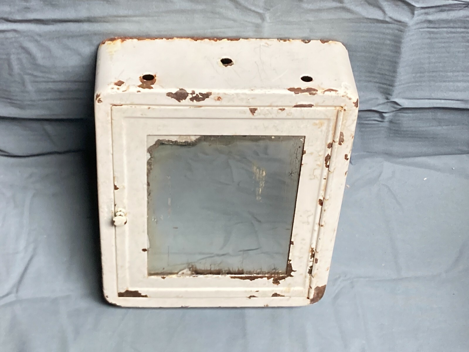 VTG Small Shabby Metal Medicine Shaving Cabinet with Razors Bathroom ...