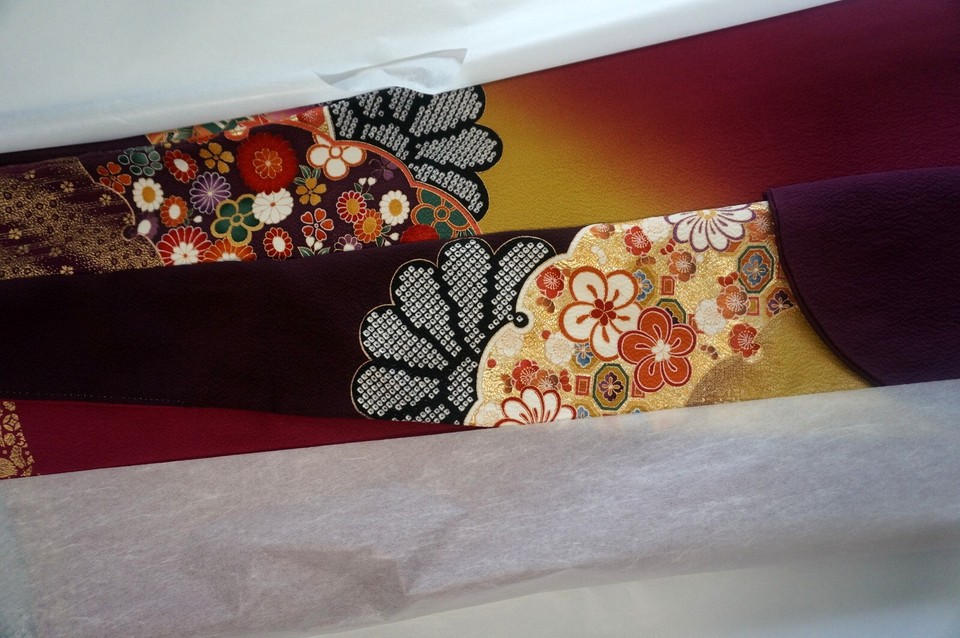 Japanese kimono SILK"FURISODE",Traditional pattern of flower,Gld leaf ...