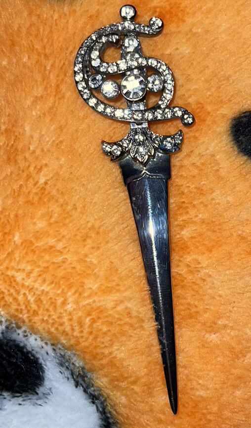 BUTLER AND WILSON VINTAGE LARGE MILITARY BROOCH VERY… - Gem