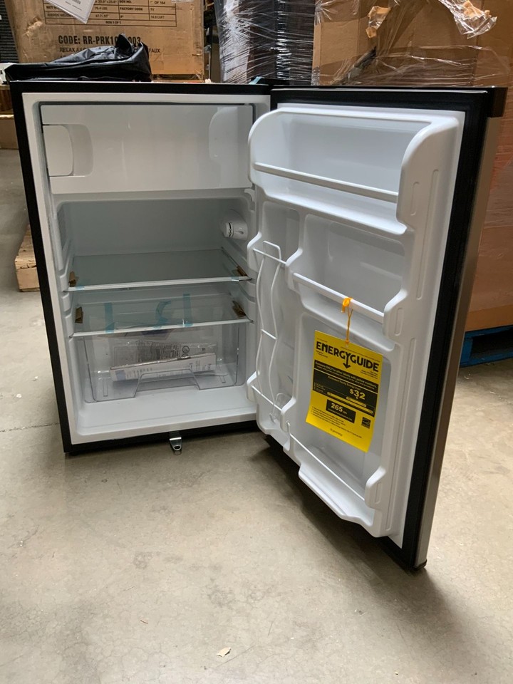 Frigidaire - 4.5 Cu. Ft. Mini Fridge - Silver Mist Model: FFPE45B2QM ...