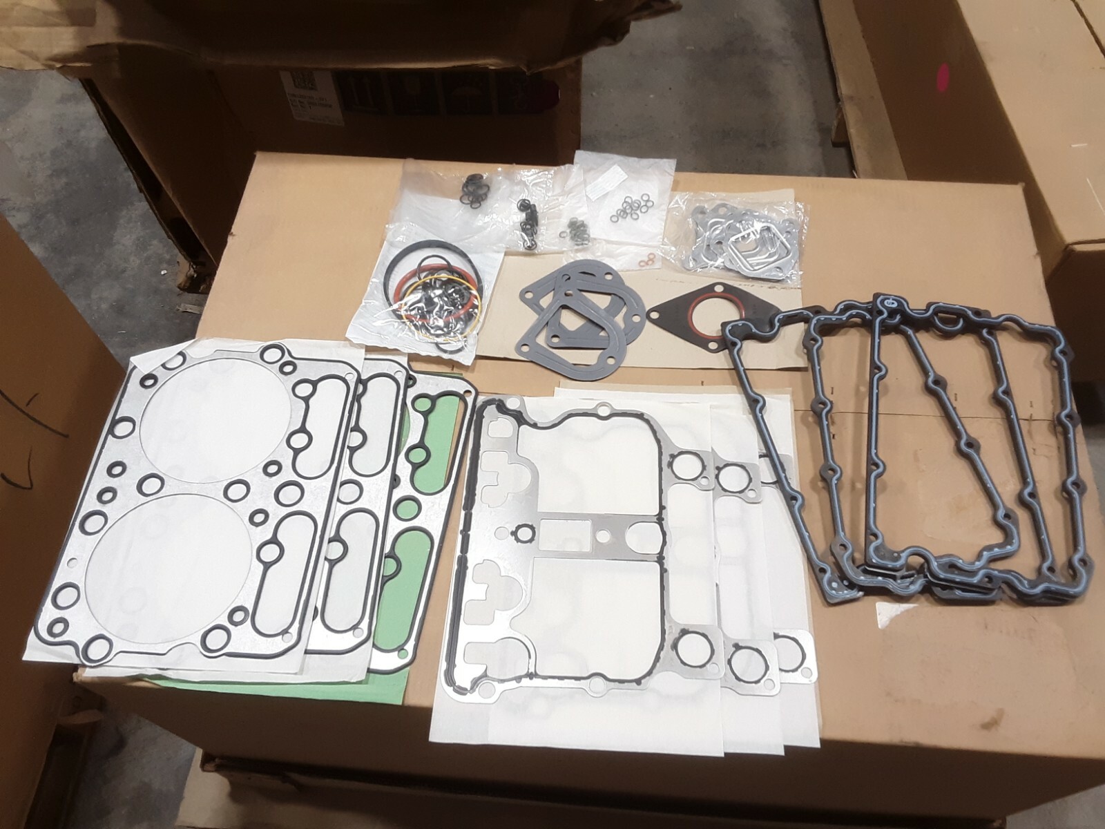 Cummins N14 upper gasket set 3066311 3076292 4058790 3008591 3020943 ...