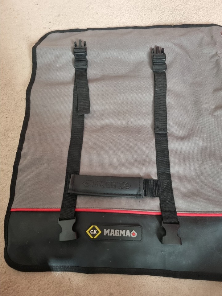 CK Magma 30 pocket roll up tool storage pouch. Note: no tools included ...