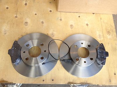 FIAT PANDA MK 2 1.1 1.2 04-11 TWO SOLID FRONT BRAKE DISCS & PADS/WITH ...