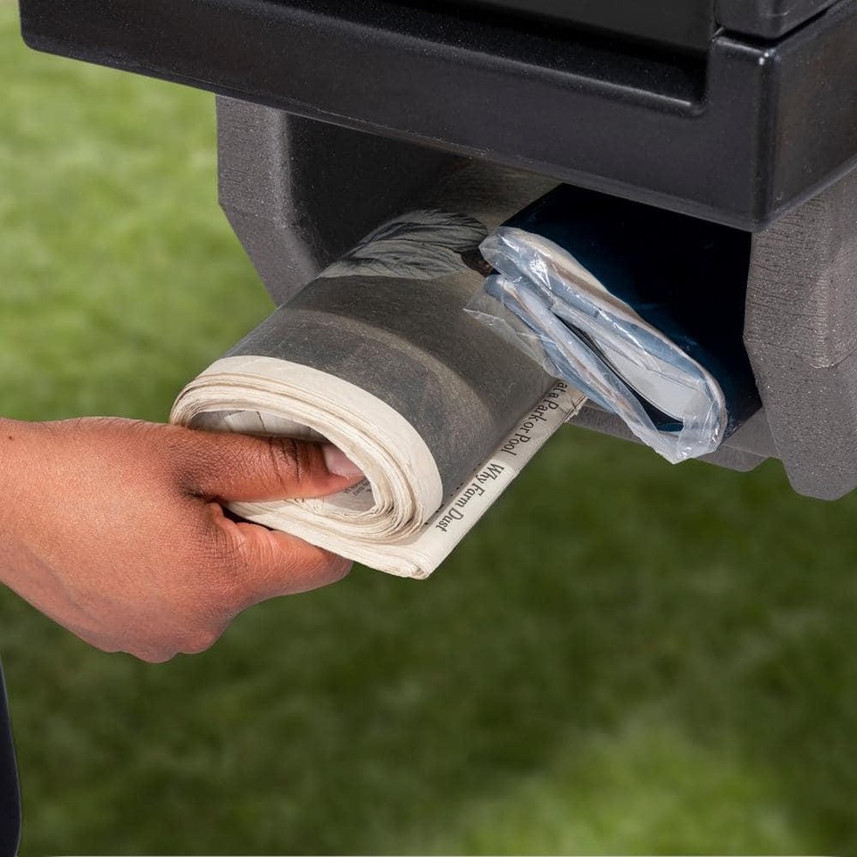 Step2 Lakewood Resin Overpost Black Onyx Mailbox And Dark Cedar Mail ...