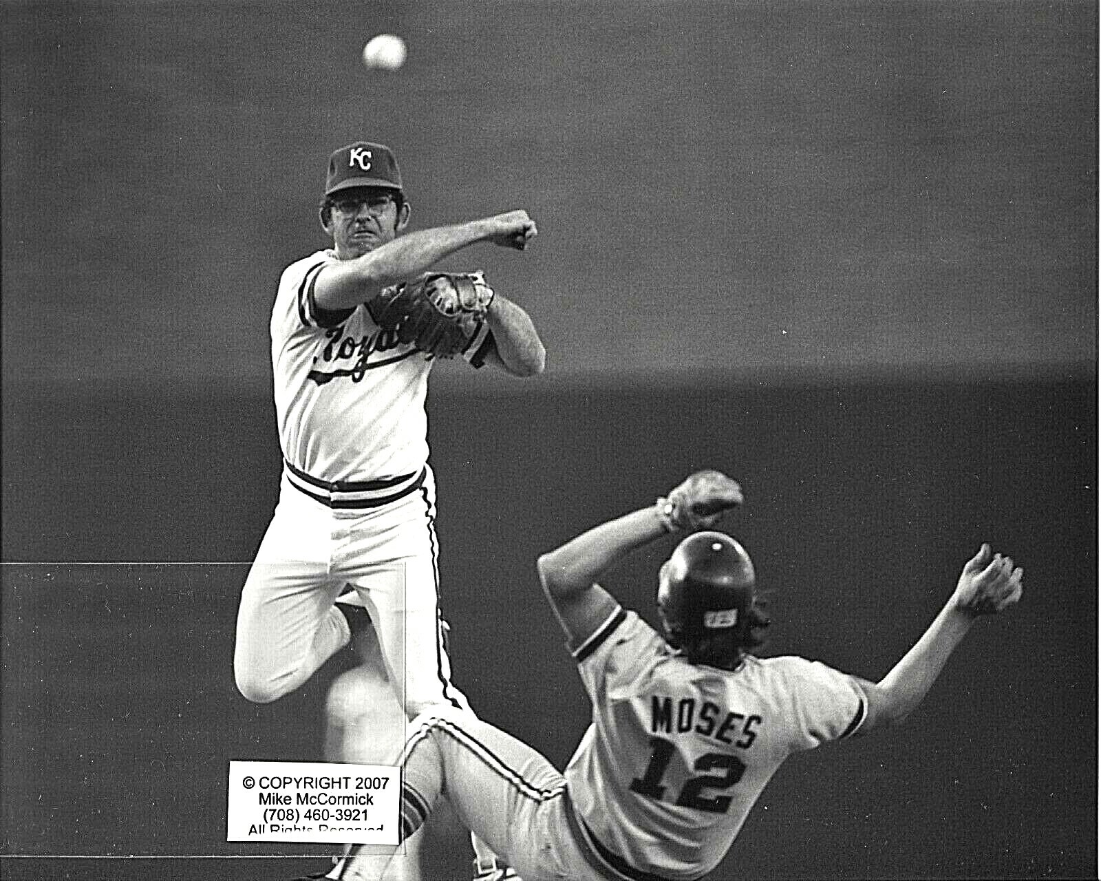 COOKIE ROJAS Kansas City Royals Photo in action (c) 1970s 1962-1977 #2 ...