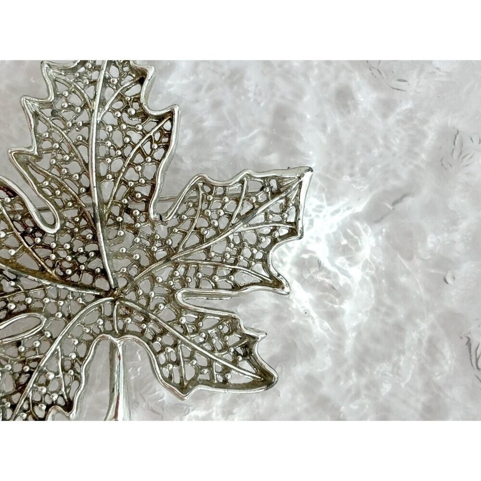 Silver Tone Sarah Coventry Vintage FIligree Maple Leaf | Foliage Brooch ...