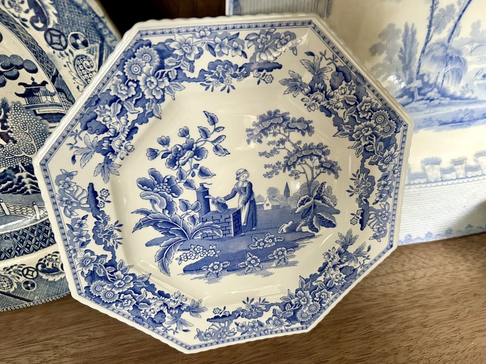 Italian Spode Blue Room Girl at the Well Octagonal blue & White ...