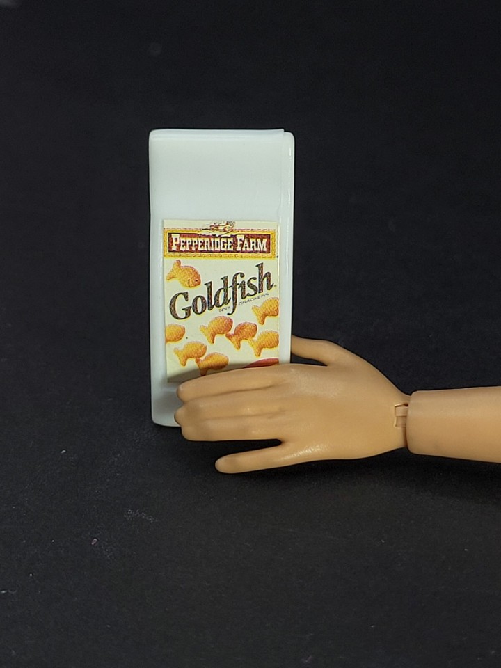 MATTEL PEPPERIDGE GOLDFISH BOX MINIS FOOD PANTRY HAPPY FAMILY BARBIE ...