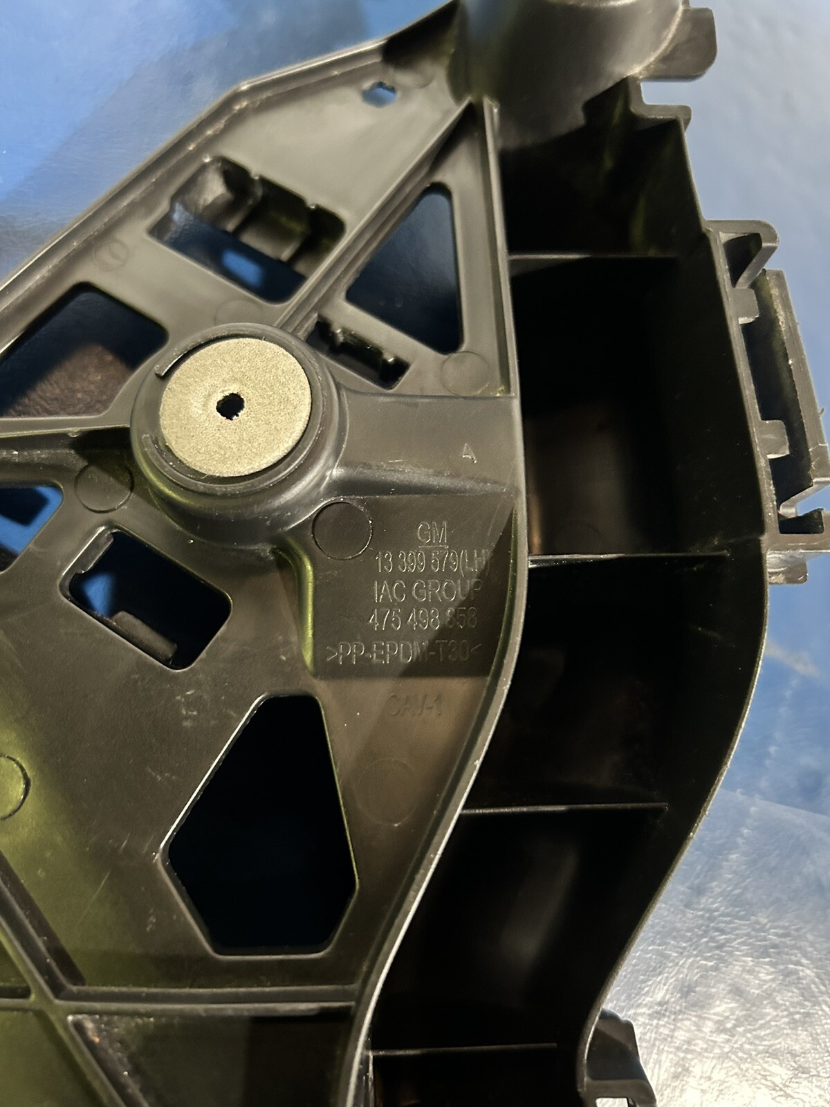 GENUINE VAUXHALL CORSA E REAR BUMPER LEFT INNER BRACKET 13399579 /475 ...