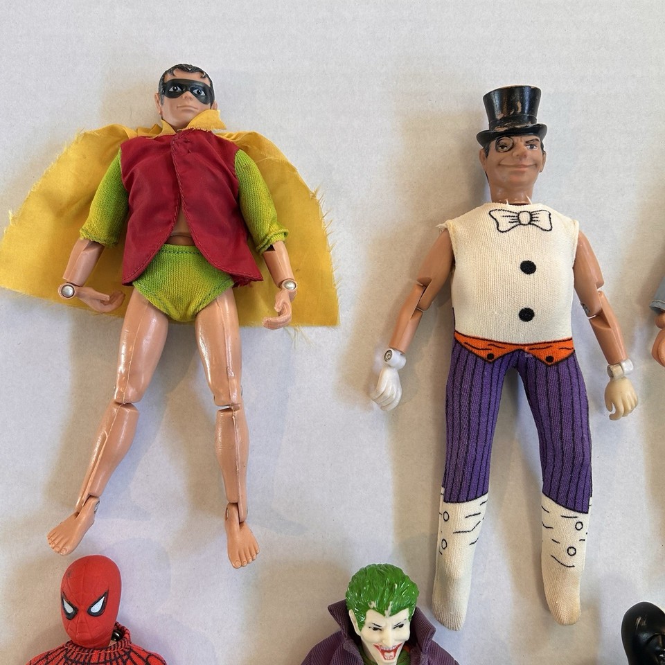 Lot of 7 MEGO Figures 70s Spider-Man, Joker, Robin, Penguin, Captain ...
