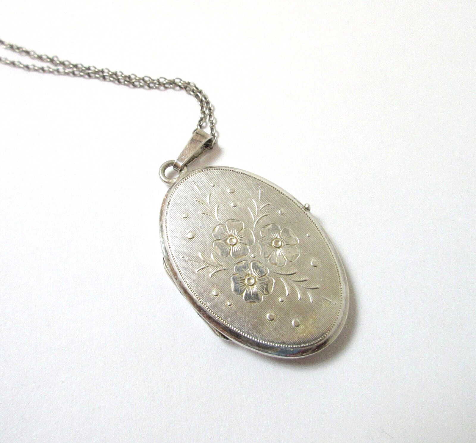 Antique Silver Locket with Chain Engraved Flowers - Gem